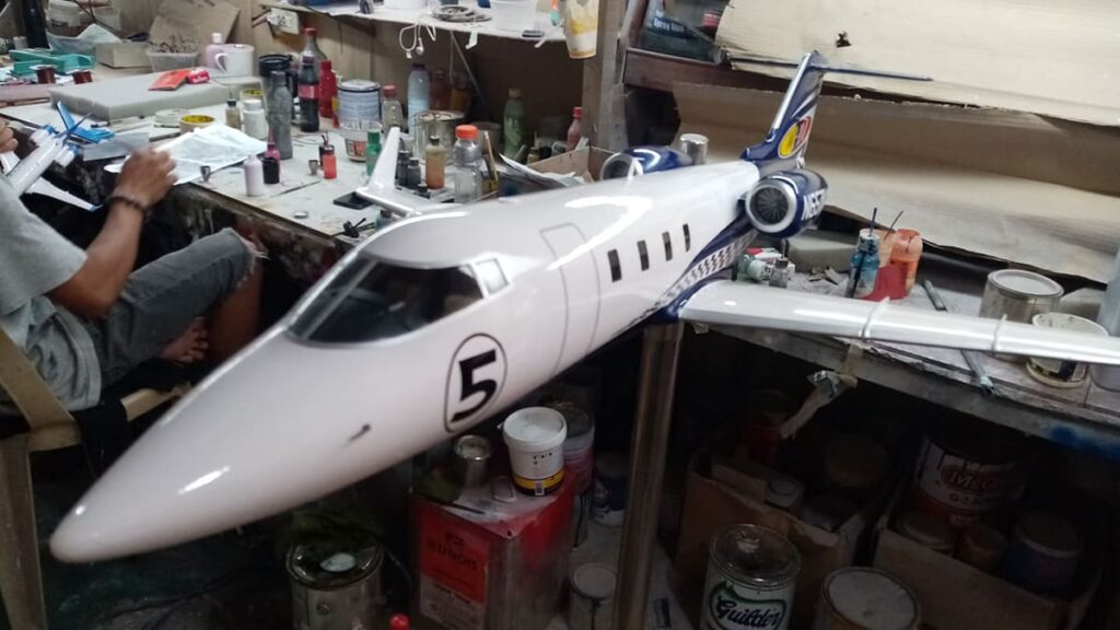 Custom Airplane Models From Your Photos | Modelworks